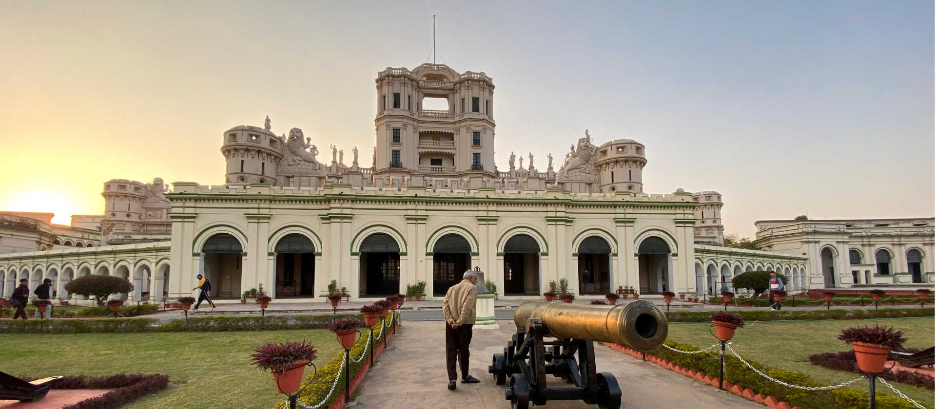 India of the Nawabs: Culture, Crafts and Cuisine with John Zubrzycki